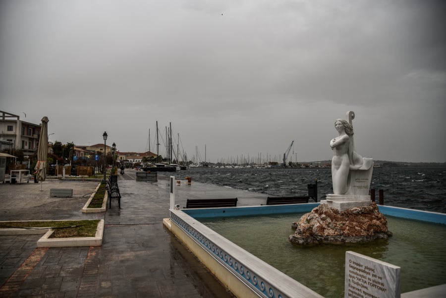 Καιρός σήμερα: Με δύο «όψεις» σήμερα, πού θα σημειωθούν βροχές και ...